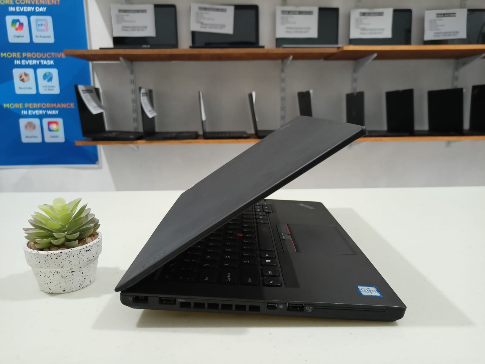 LENOVO THINKPAD T460 Intel Core i5-6300U/ 8 GB/ Ssd 240 GB | JossKomputer
